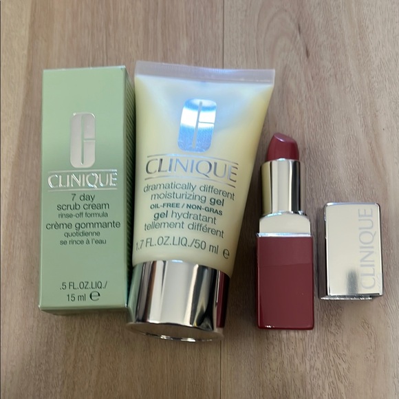 Clinique | Makeup | Clinique Moisturizing Gel And Lipstick Set Cream ...